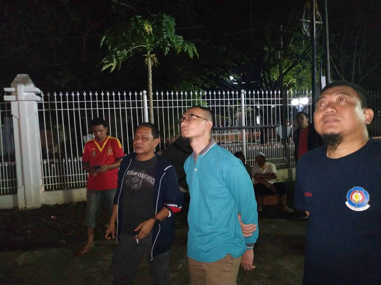 Damkar Makassar Ikut Bantu Pekerja Proyek Menara di Maros - Ujung Jari