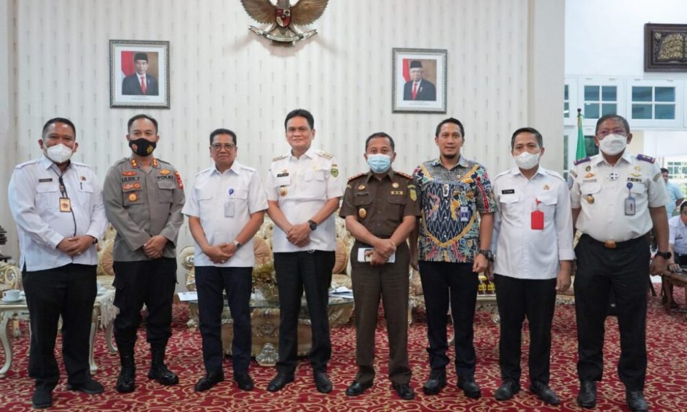 Temui Bupati Barru, Tim Kemenhub Bahas Integrasi Jalur Kereta Api ... Temui Bupati Barru, Tim Kemenhub Bahas Integrasi Jalur Kereta Api ...