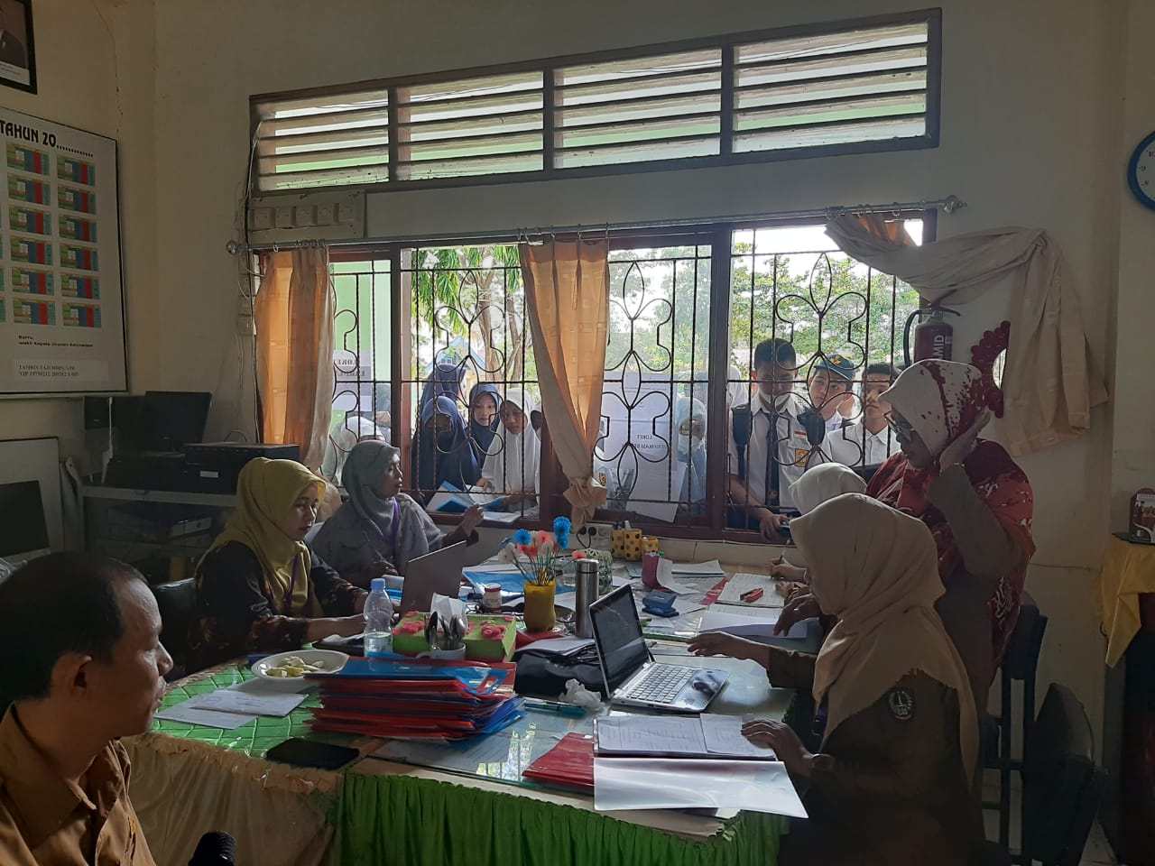 Hari Pertama PPDB Jalur Zonasi SMABAR 267 Pendaftar - Ujung Jari