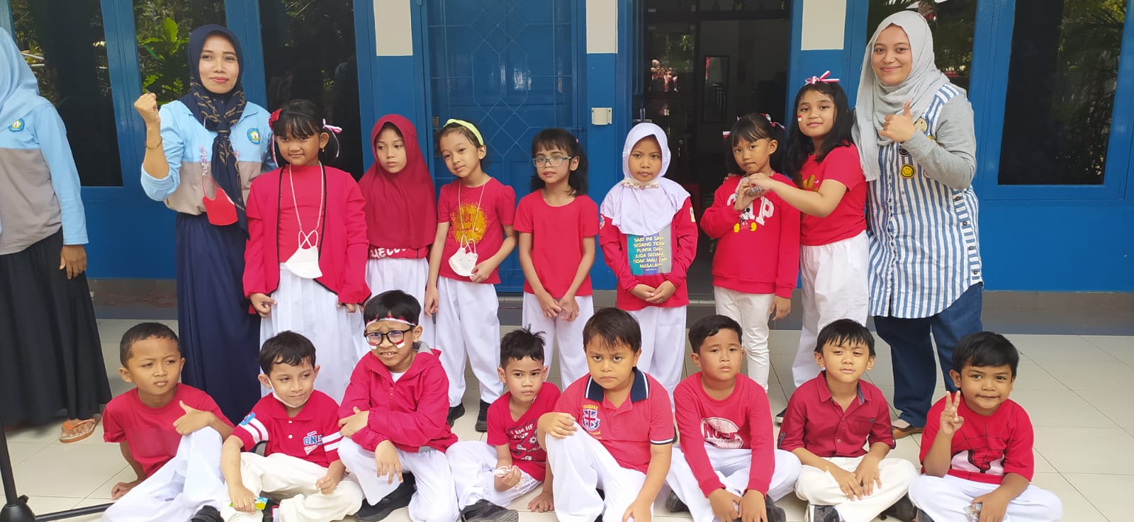 Murid-murid SD Pertiwi Semangat Ikuti Lomba Nyanyi Lagu Hari Merdeka ...