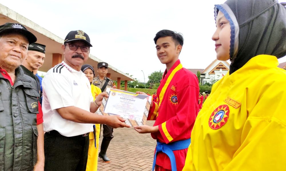 Buka Kejurda Tapak Suci, Wabup Gowa Tancapkan Segu dan Launching ...