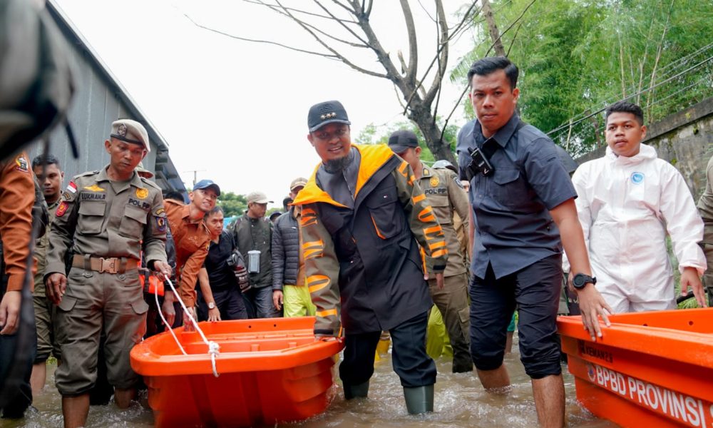 Dapat Bantuan Logistik Warga Tamalanrea Apresiasi Gerak Cepat Gubernur