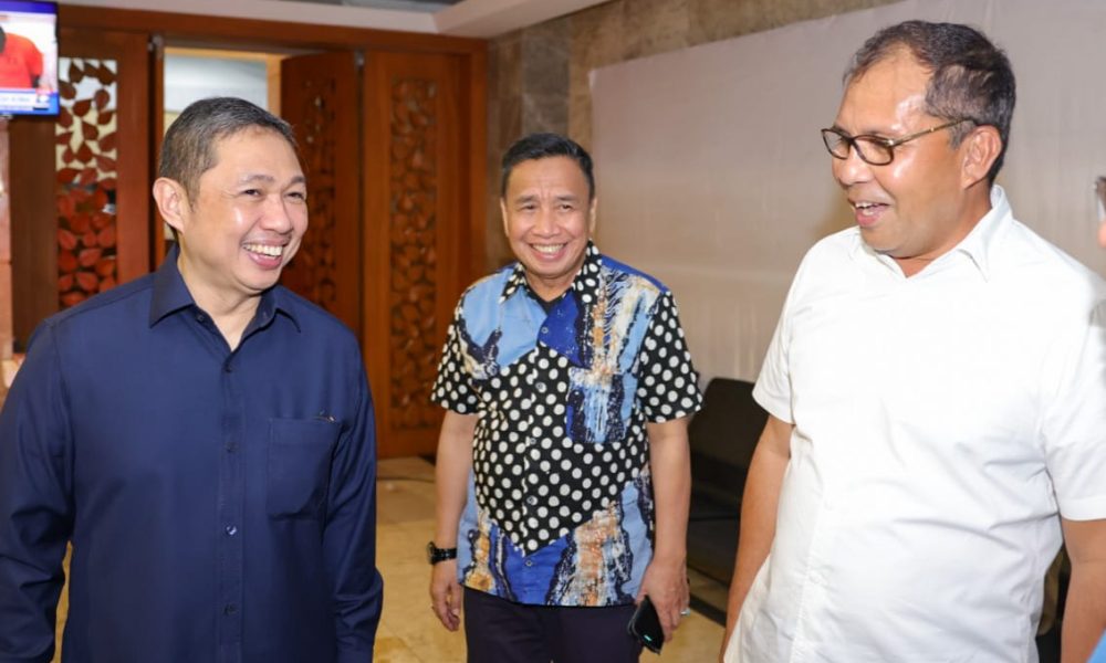 Danny Pomanto Anis Matta Saling Lempar Pujian Sebut Makassar Makin
