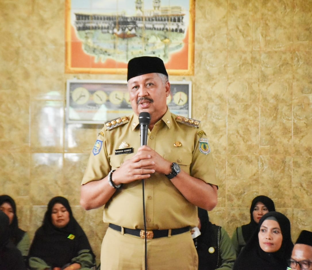 Bupati Pinrang Buka Resmi Kegiatan Pembinaan Pegawai Syara dan Panitia ...