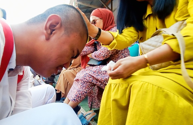 Jelang Ramadan, Kepala SMA 8 Makassar Minta Siswa Siswi Bersimpuh depan ...