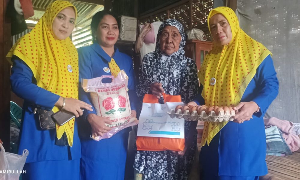 PLN Peduli Kasih, PIKK ULTG Sidrap Bagikan Sembako pada Dhuafa Jelang Ramadhan – Ujung Jari