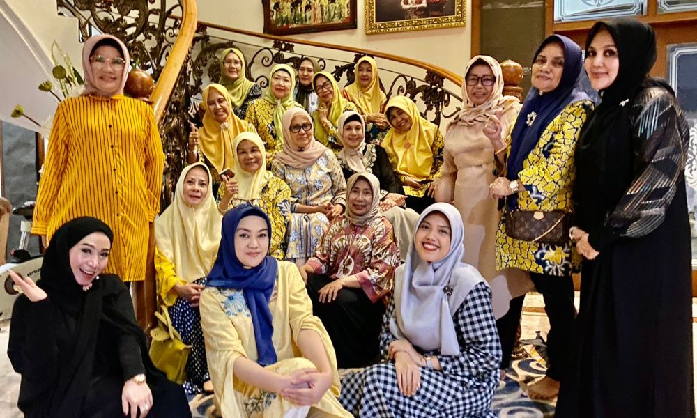 Tebar Berkah di Bulan Ramadan, HWK Sulsel Berbagi Takjil – Ujung Jari