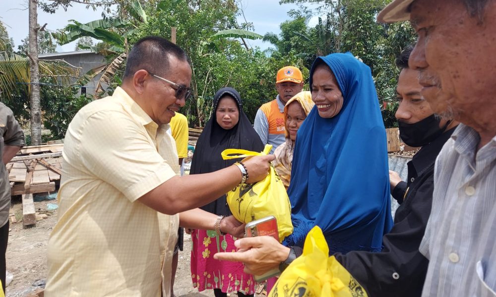 Anggota DPR RI Muhammad Fauzi Kunjungi Korban Angin Kencang di Luwu ...