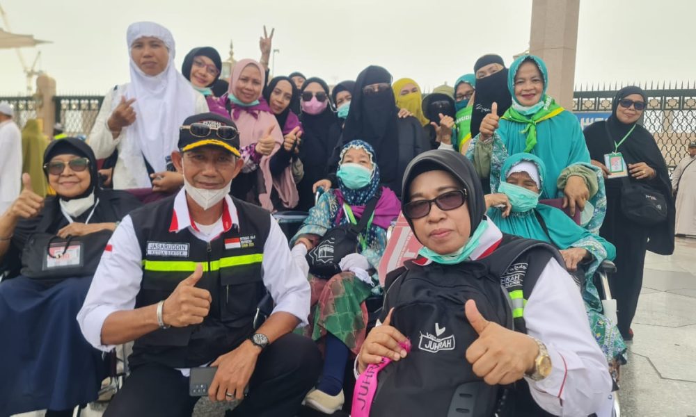 Kompaknya Jamaah Haji Kloter 1 Makassar Ziarah ke Raodah Bersama-sama ...
