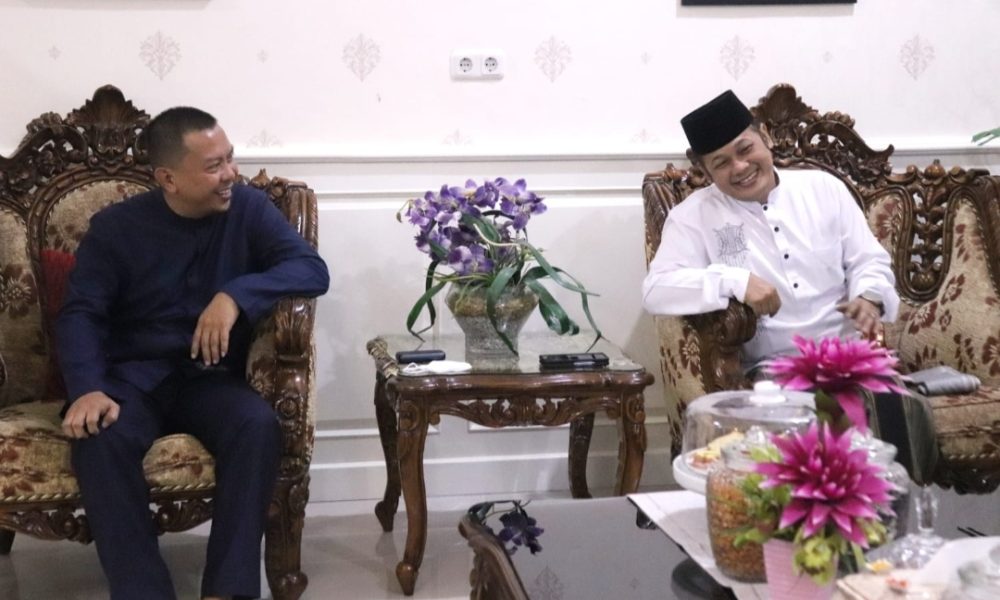 Bupati Selayar Sambut Kunjungan Dakwah KH Muhammad Syauqi MZ – Ujung Jari
