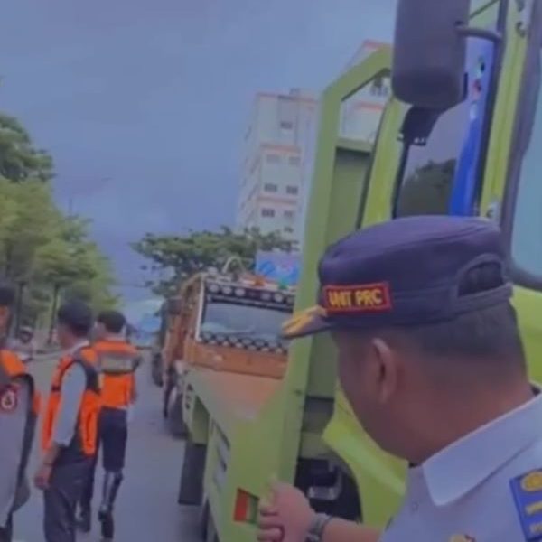 Terapkan Perwali 94, Dishub Makassar Tilang Kendaraan Angkutan Barang ... Terapkan Perwali 94, Dishub Makassar Tilang Kendaraan Angkutan Barang ...