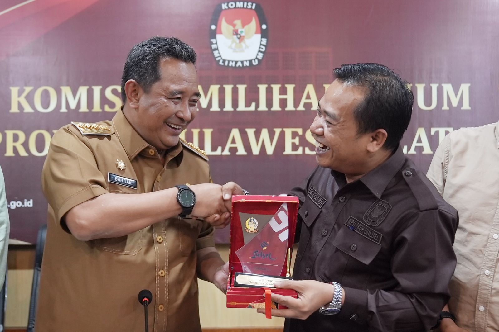 Pj Gubernur Sulsel Tegaskan Komitmen Sukseskan Pemilu dan Pilkada 2024 - Ujung Jari