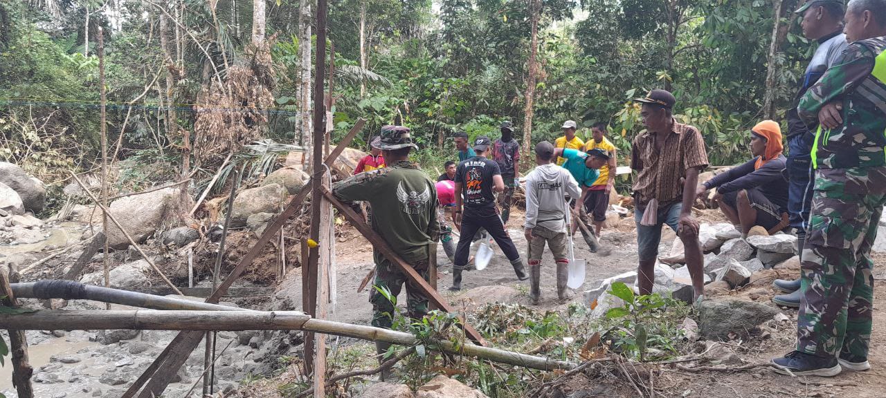 Pasiops Kodim 1420 Sidrap Lanjutkan Pengerjaan Pemasangan Batu Pondasi ...