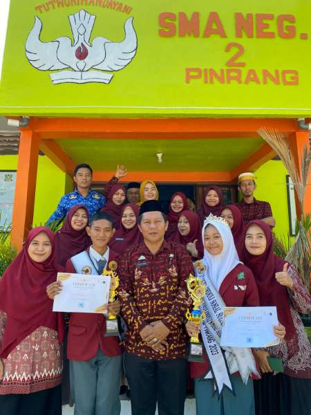 Siswa SMAN 2 Pinrang Runner Up 1 Putri Duta Peduli Sosial Sulselbar ...