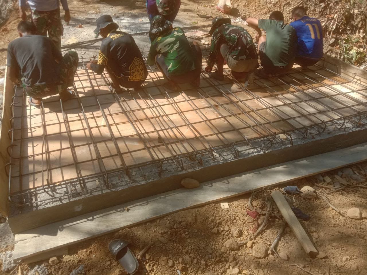 Target Rampung Sebelum Diresmikan Pengerjaan Decker Jalan Produksi Tani ...