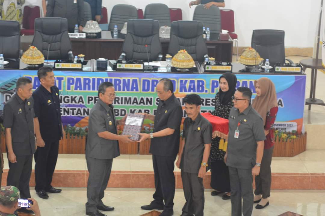 DPRD Pinrang Paripurna Pembicaraan Tingkat I Pandangan Umum Para Fraksi Terkait APBD 2024 ...