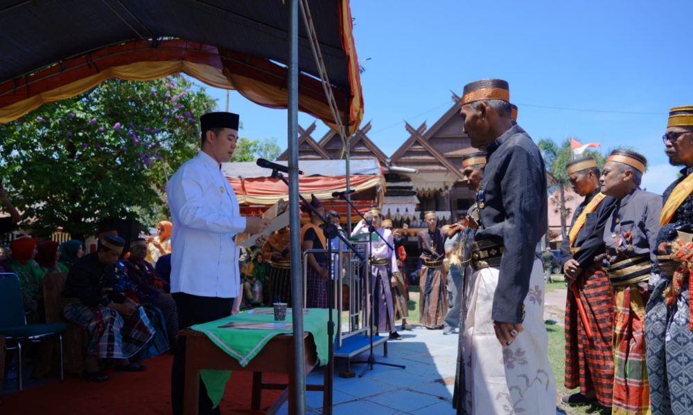 Bupati MYL Lantik Ratusan Pemangku Adat Labakkang – Ujung Jari Bupati MYL Lantik Ratusan Pemangku Adat Labakkang – Ujung Jari