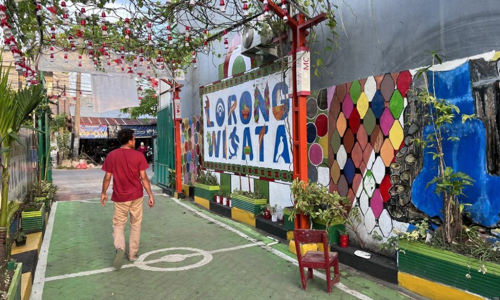 Vertikal Garden Lorong Wisata Jaga Kualitas Udara – Ujung Jari