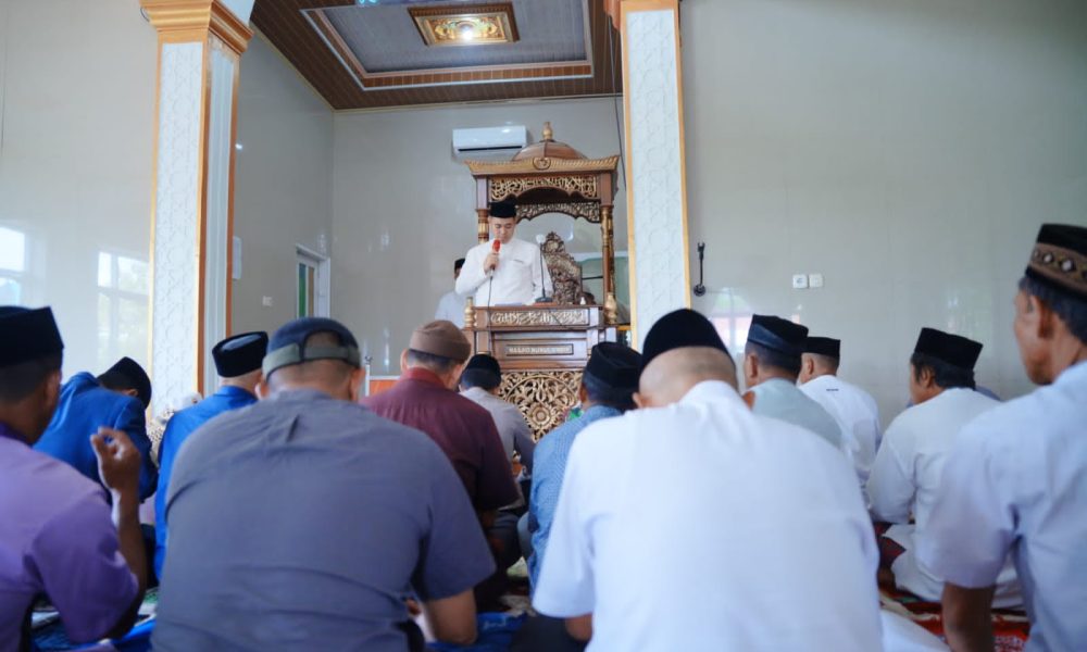 Bupati MYL Salat Jum’at Pertama Pasca Ramadan di Masjid Nurul Yaqin ... Bupati MYL Salat Jum’at Pertama Pasca Ramadan di Masjid Nurul Yaqin ...
