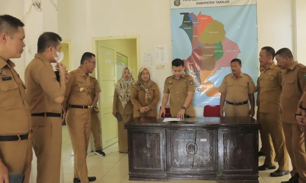 Penjabat Bupati Takalar Sidak ke Kantor Kecamatan dan Kelurahan – Ujung Jari