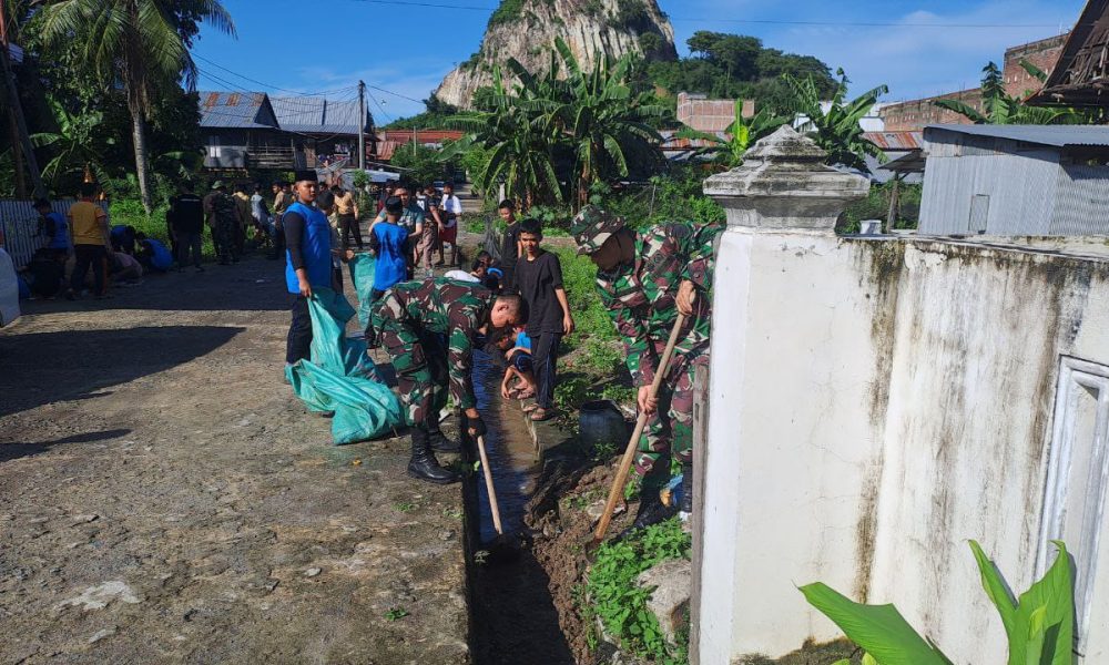 Bersama Pondok Pesantren As-Salman, Koramil 1420-03/Maritengngae ... Bersama Pondok Pesantren As-Salman, Koramil 1420-03/Maritengngae ...