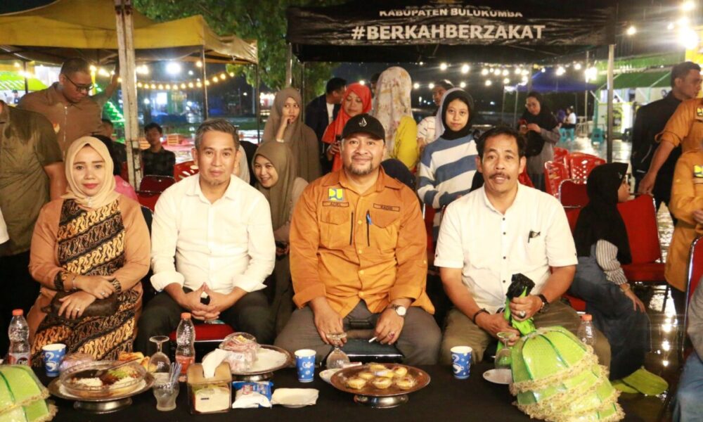 Bupati Andi Utta Buka Kuliner Pantai Merpati Secara Resmi – Laman 2 – Ujung Jari