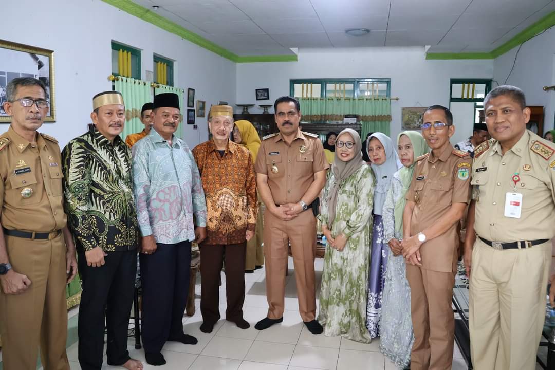 PJ.Bupati Pinrang Bersilaturahmi ke Addatuang Sawitto di Saoraja ...