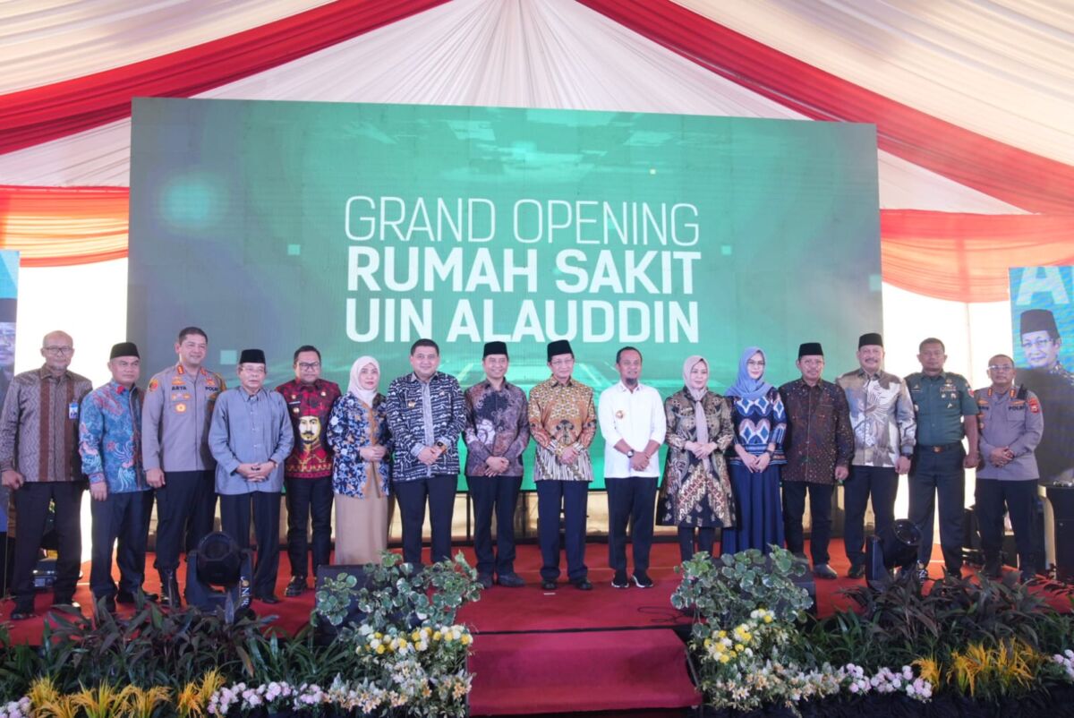 Wali Kota dan Wakil Wali Kota Makassar Dampingi Menag Resmikan RS UIN Alauddin - Ujung Jari