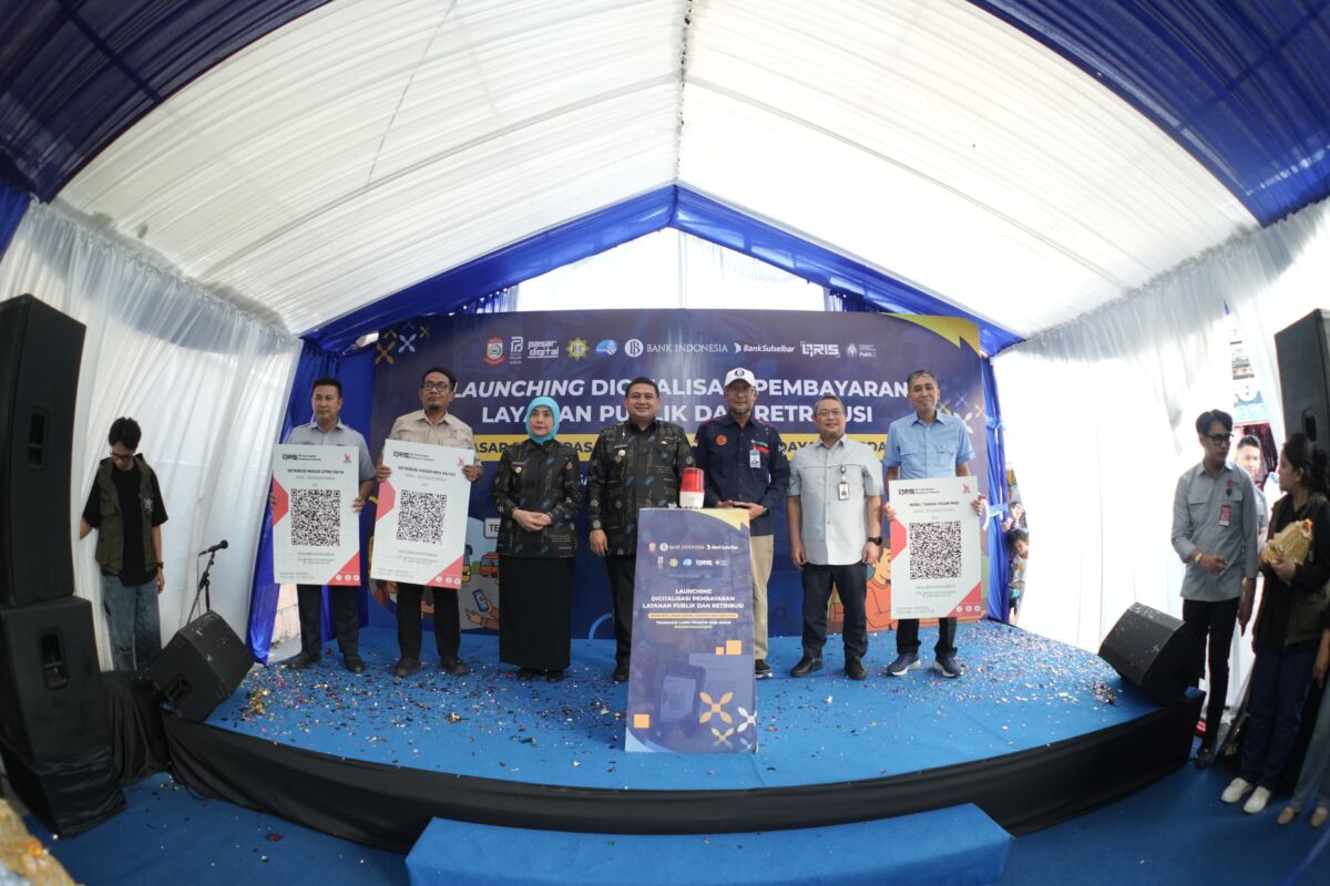 Transaksi di Pasar Daya dan Terong Mulai Gunakan QRIS - Ujung Jari