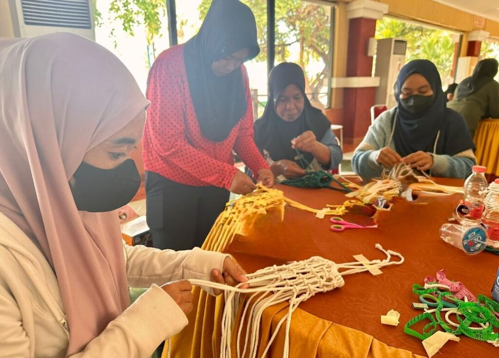 Lippoland Melalui GMTD Berdayakan Ibu Petugas Kebersihan di Kawasan ...